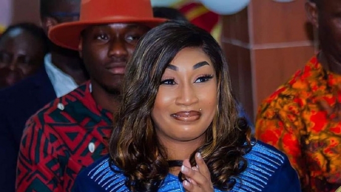 « Je me suis engagée à soutenir le… » Emma Lohoues prend une nouvelle ...